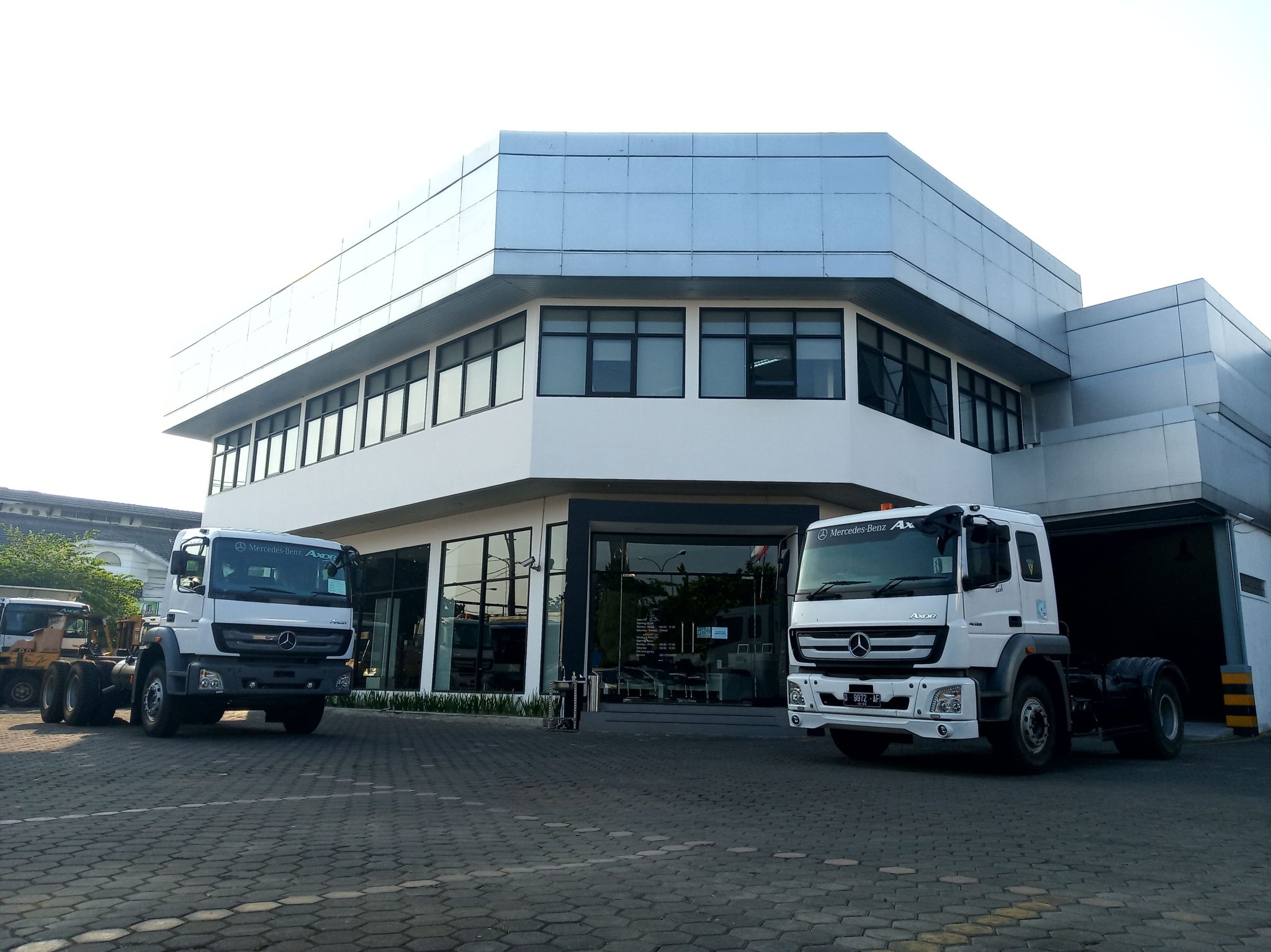 Tentang Kami - Mercedes-Benz